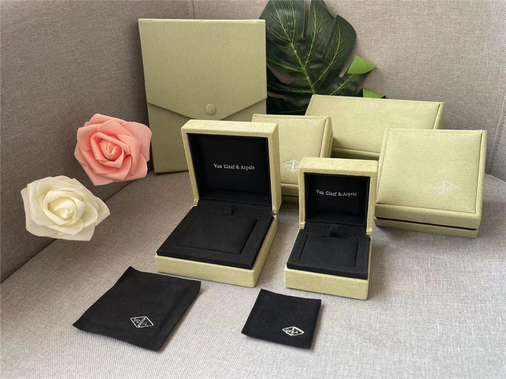Van Cleef Arpels Jewelry Box And Package | 14K 18K Real Gold Luxury ...